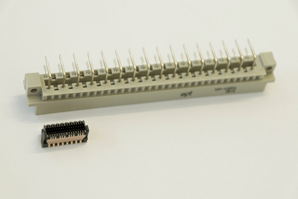Rugged connectors for robust PCB connections